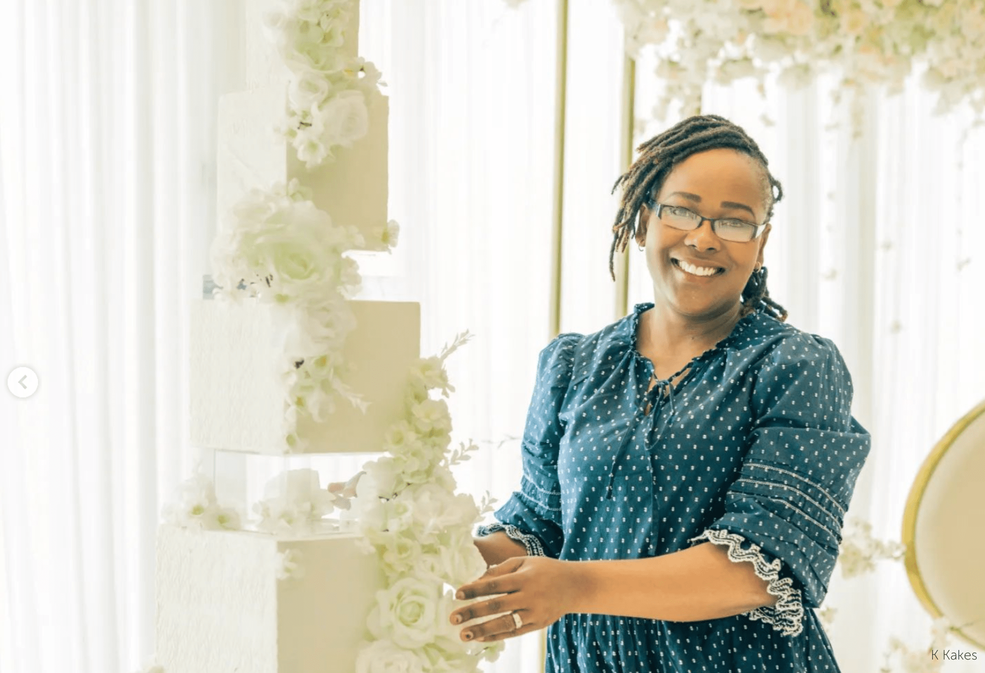 Cake Stands - Acrylic, Pedestal, Adjustable, Metal, Wooden & More ...